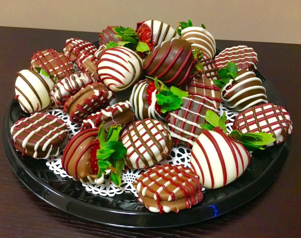 L&M Strawberry & Oreo Delight Platter | Fruit Fresh Up